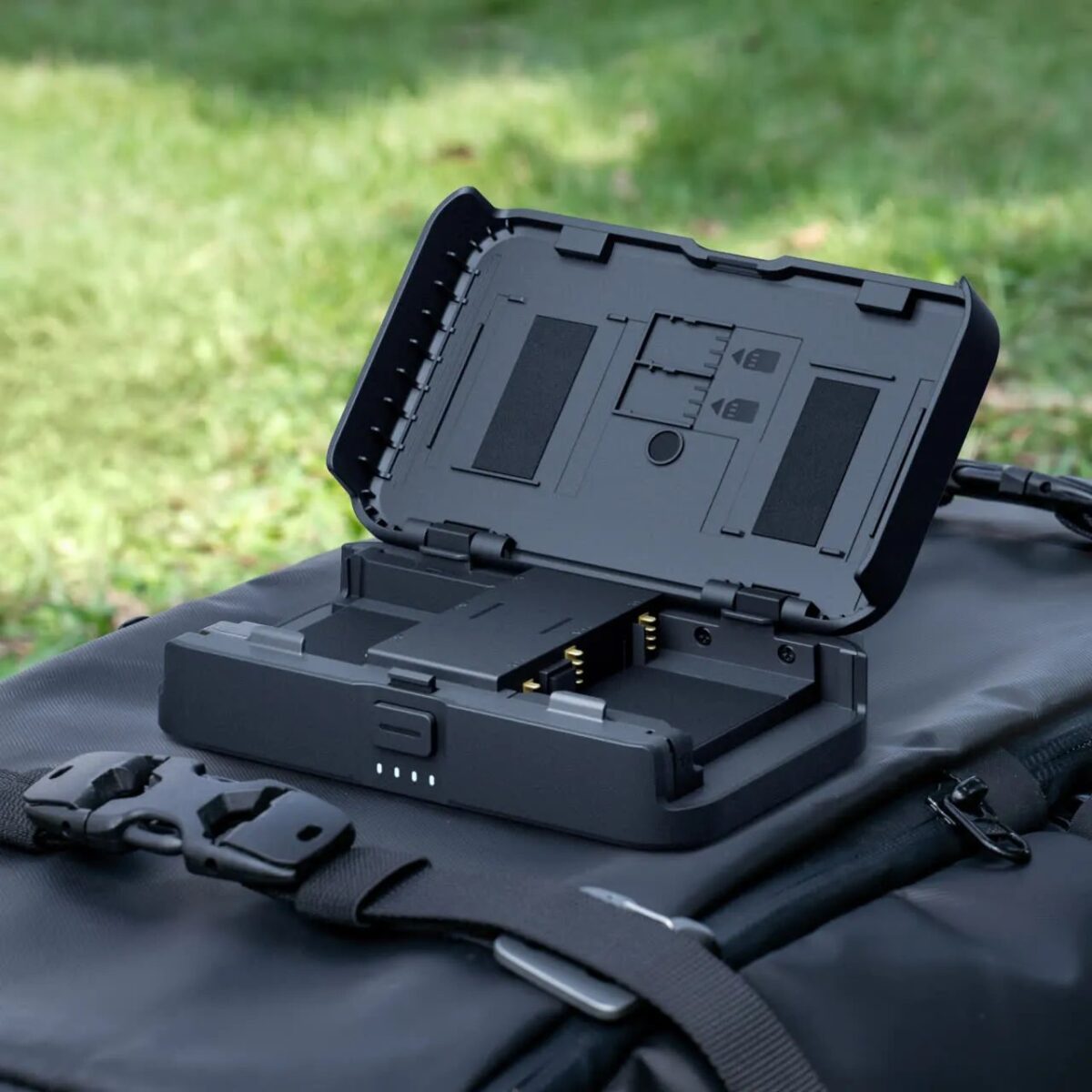 Insta360 Portable Charging Case (X4, X3 and Ace series) - nxt.cy ...